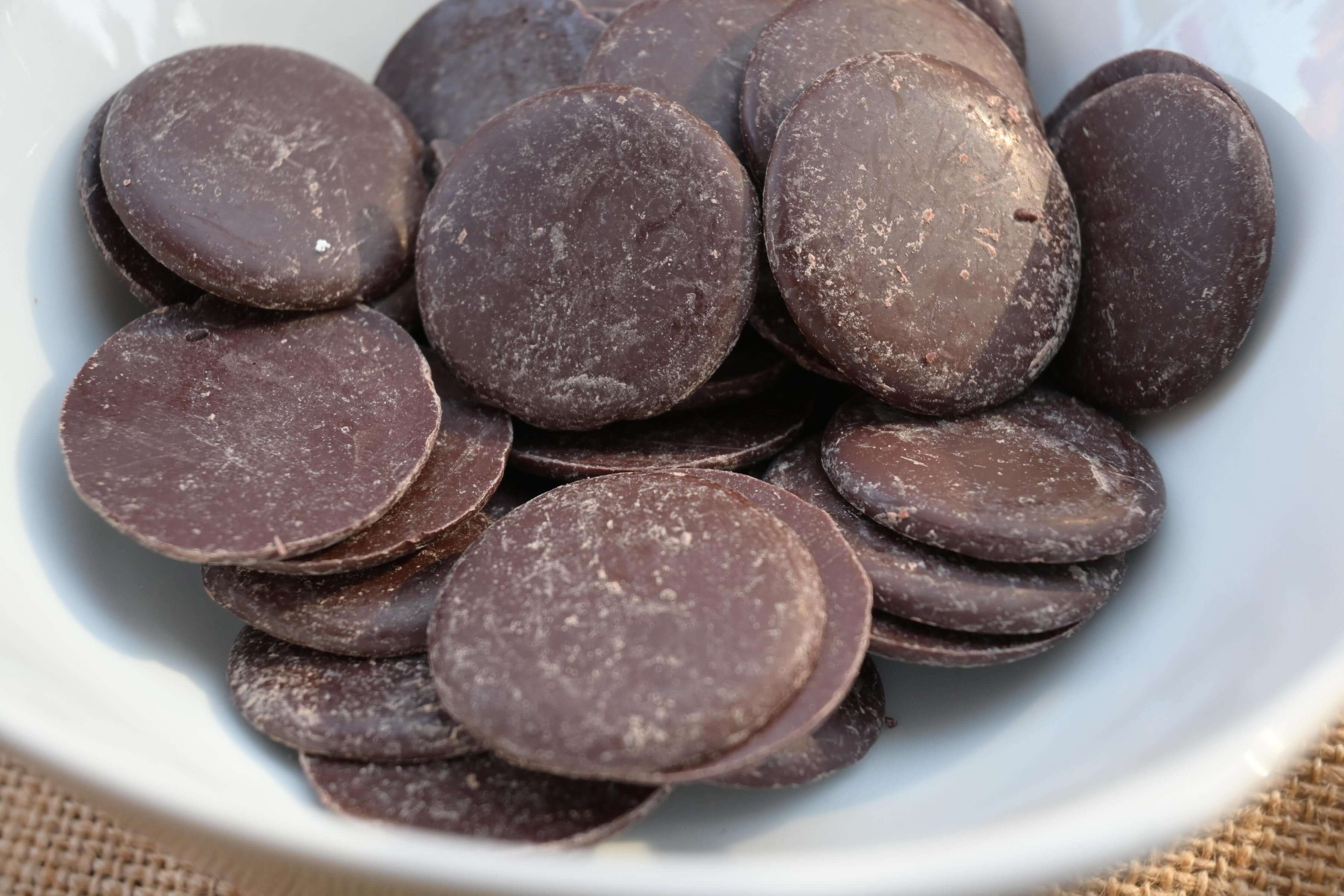 72% Dark Chocolate Buttons – The Refill